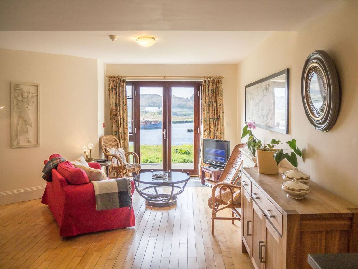 107 M² Apartment ∙ 2 Bedrooms ∙ 4 Guests - Clifden