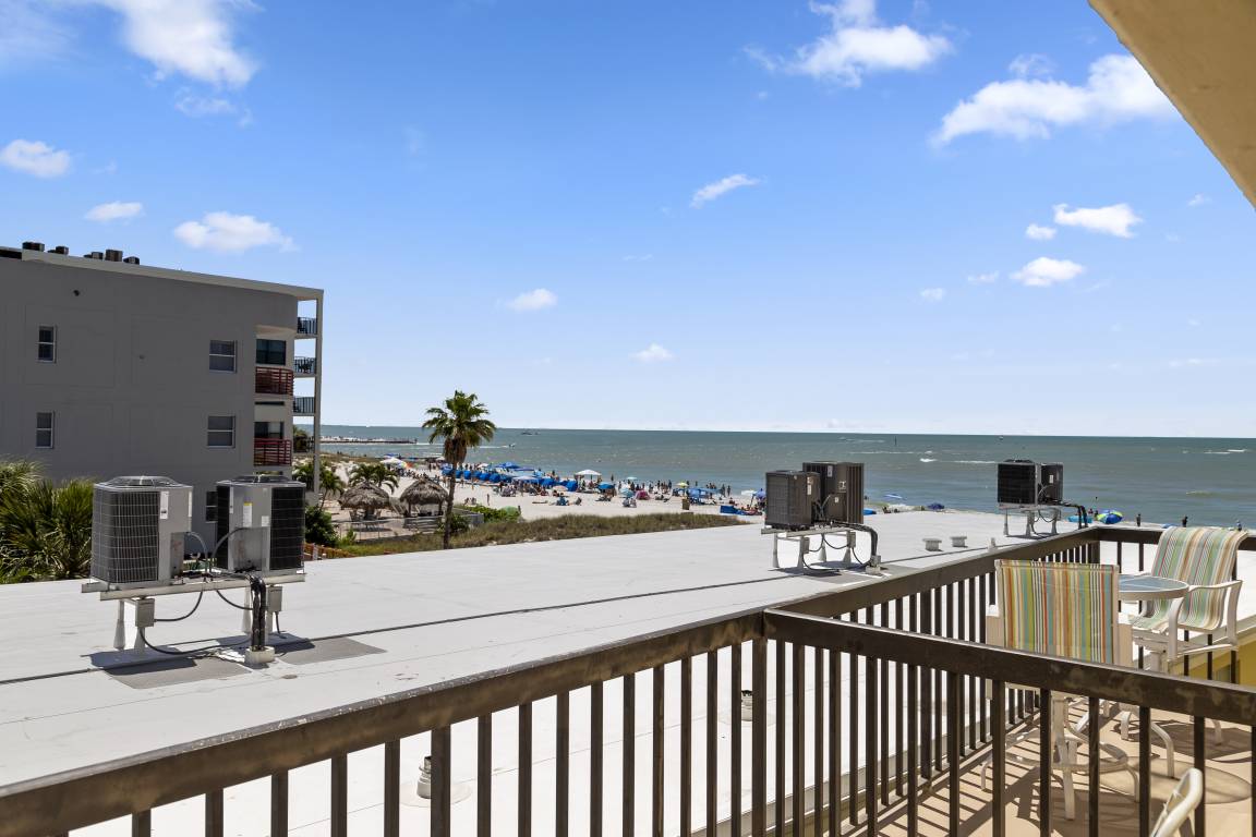 123 M² Condo ∙ 2 Bedrooms ∙ 6 Guests - Madeira Beach, FL