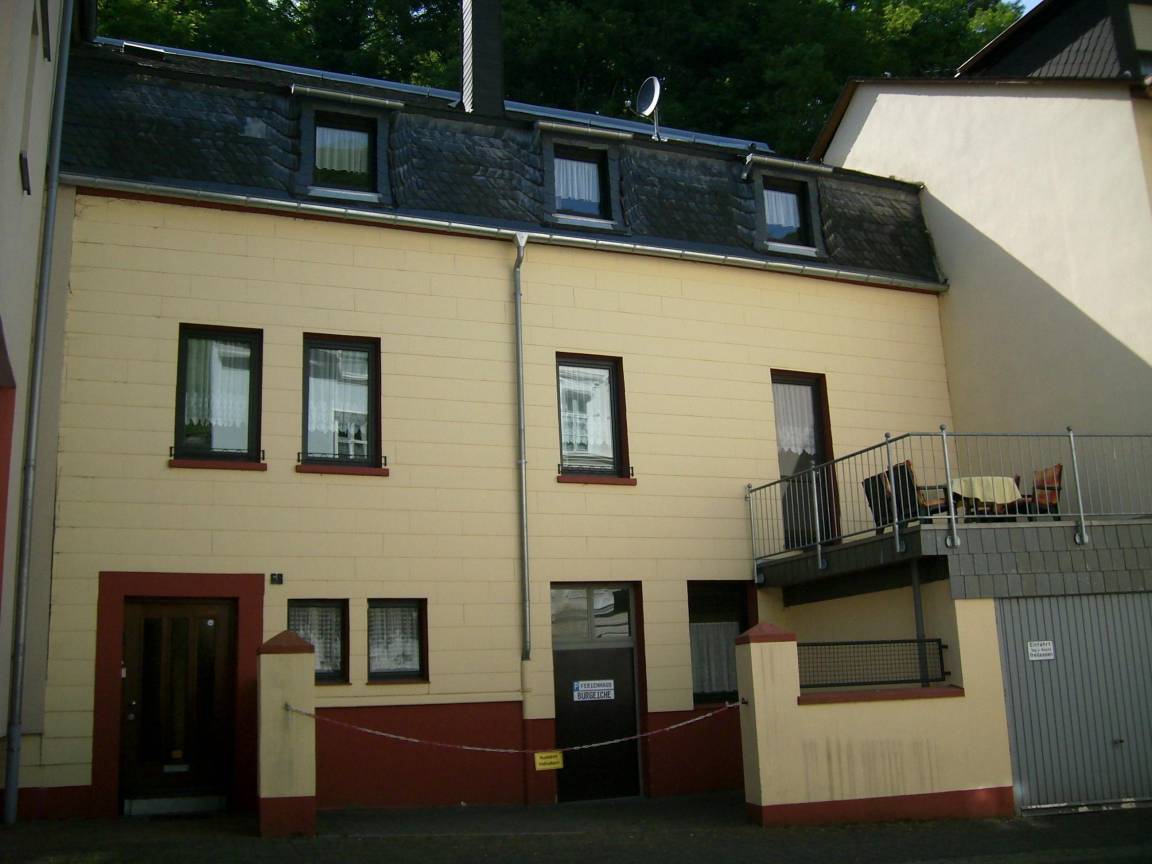 80 M² Ferienhaus ∙ 2 Schlafzimmer ∙ 4 Gäste - Enkirch