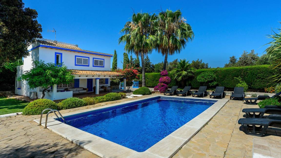 225 M² Villa ∙ 4 Bedrooms ∙ 8 Guests - Ibiza