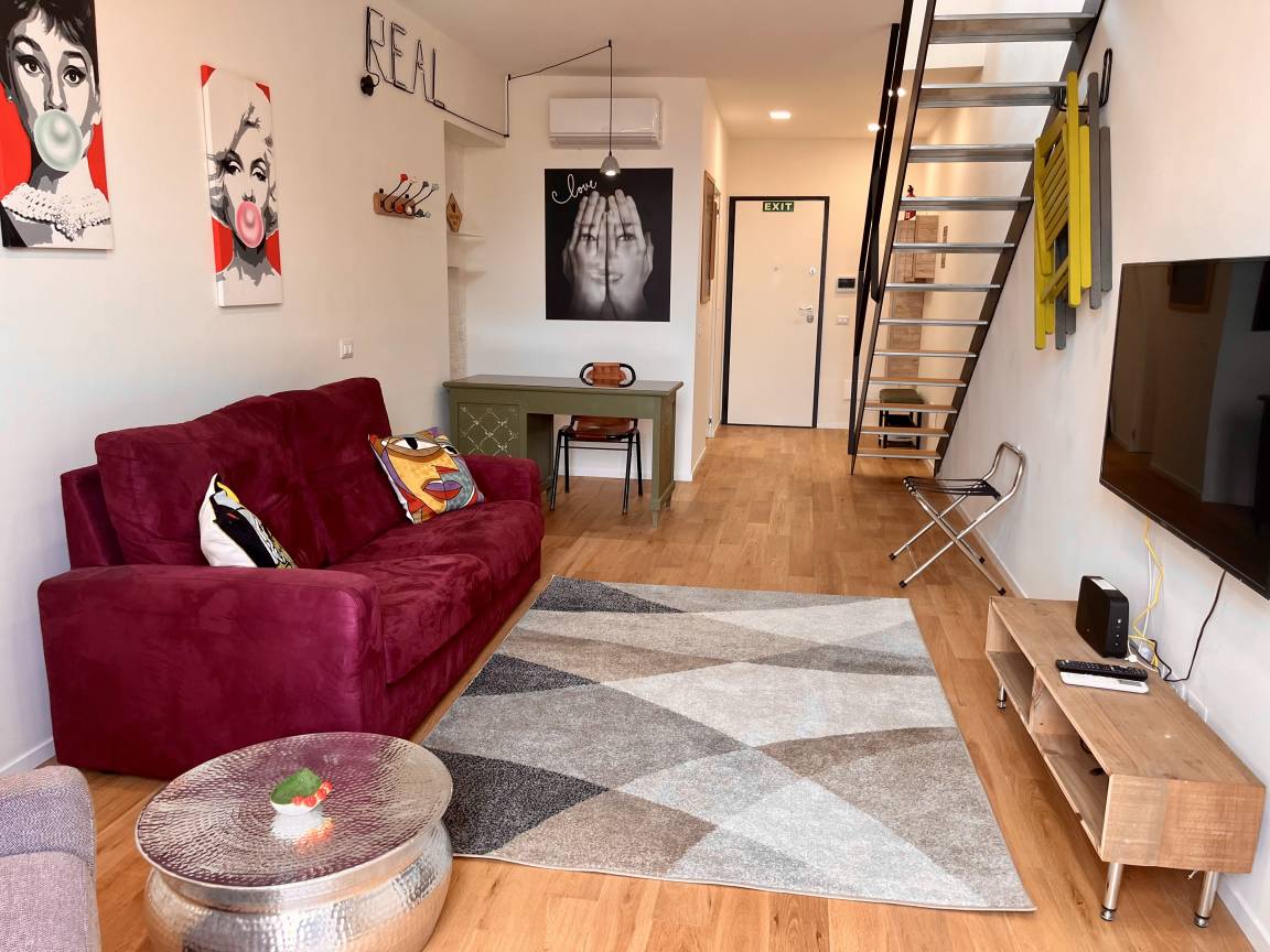 110 M² Apartment ∙ 2 Bedrooms ∙ 6 Guests - Messina