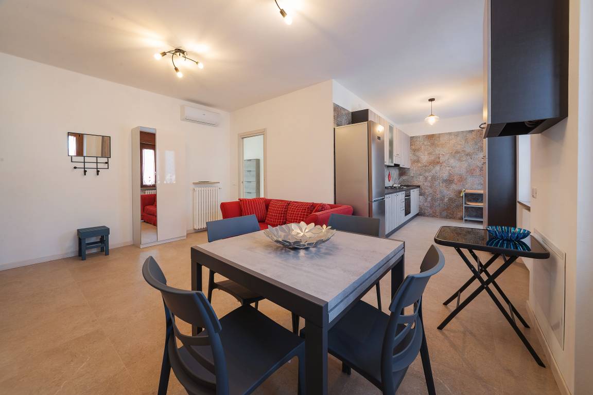 73 M² Huoneisto ∙ 2 Makuuhuonetta ∙ 6 Vierasta - Garda