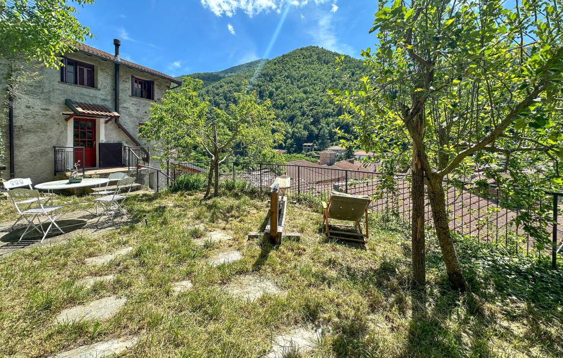 150 M² Talo ∙ 2 Makuuhuonetta ∙ 5 Vierasta - Liguria