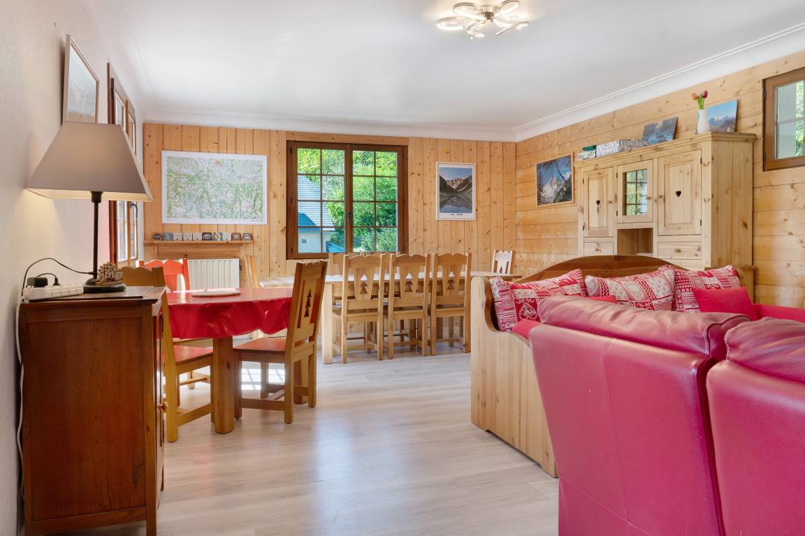200 M² Maison De Vacances ∙ 6 Chambres ∙ 14 Personnes - Argelès-Gazost