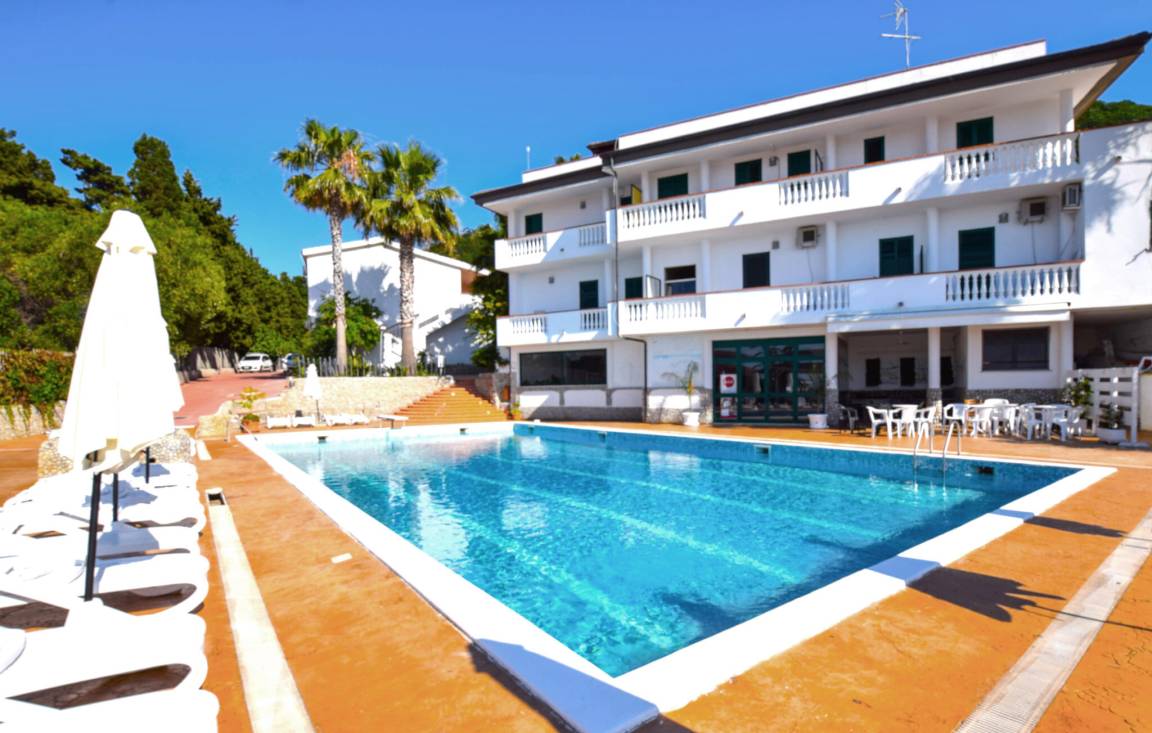 50 M² Apartamento ∙ 1 Habitación ∙ 4 Huéspedes - Parghelia