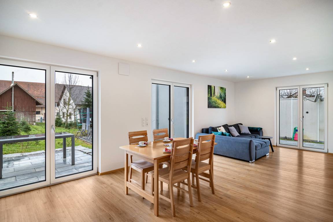 83 M² Apartment ∙ 2 Bedrooms ∙ 4 Guests - Ravensburg