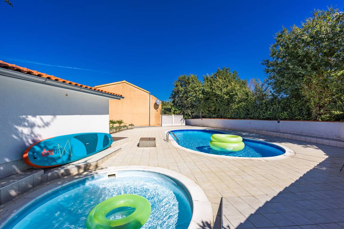 60 M² Ferienwohnung ∙ 2 Schlafzimmer ∙ 5 Gäste - Premantura