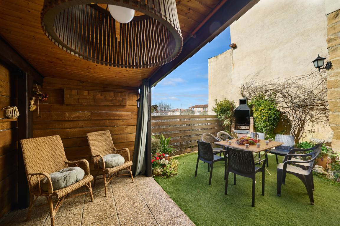 200 M² Villa ∙ 5 Chambres ∙ 10 Personnes - Briones