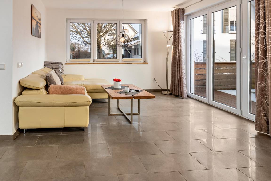 100 M² Ferienwohnung ∙ 2 Schlafzimmer ∙ 4 Gäste - Öhningen