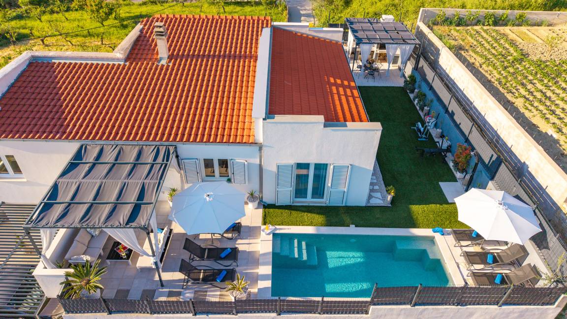 105 M² Ferienhaus ∙ 3 Schlafzimmer ∙ 6 Gäste - Podstrana