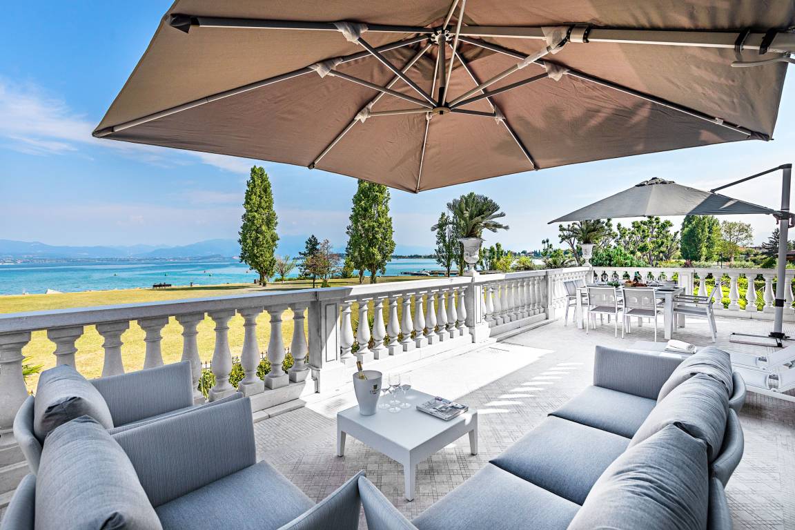 350 M² Apartment ∙ 4 Bedrooms ∙ 10 Guests - Sirmione
