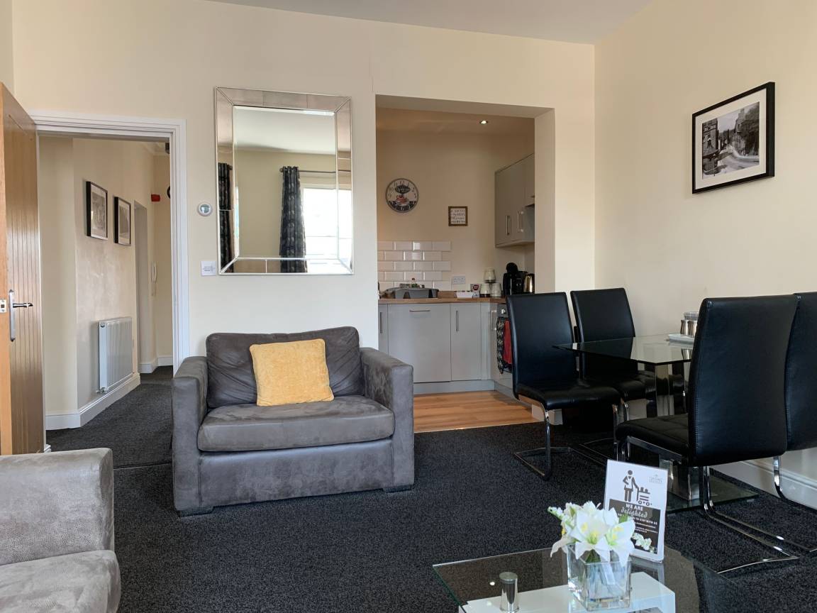 72 M² Apartment ∙ 2 Bedrooms ∙ 7 Guests - Stoke-on-Trent