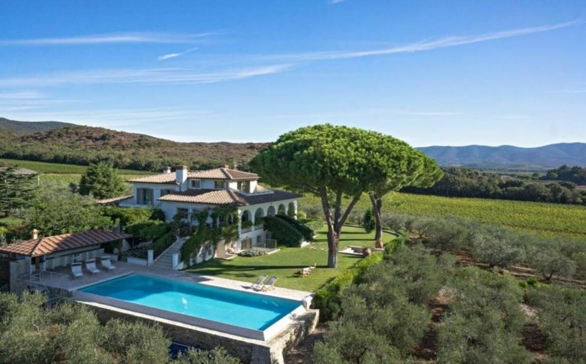 290 M² Villa ∙ 5 Bedrooms ∙ 10 Guests - Castiglione della Pescaia