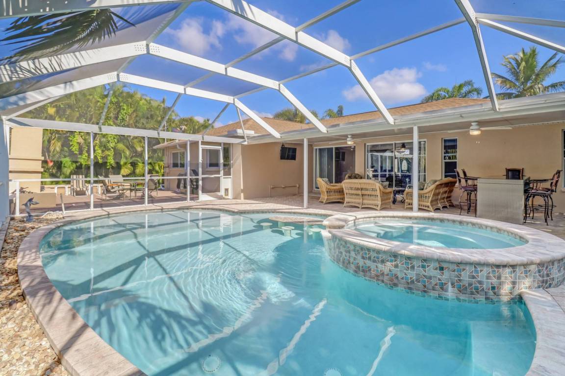 157 M² House ∙ 3 Bedrooms ∙ 6 Guests - Fort Myers Beach, FL