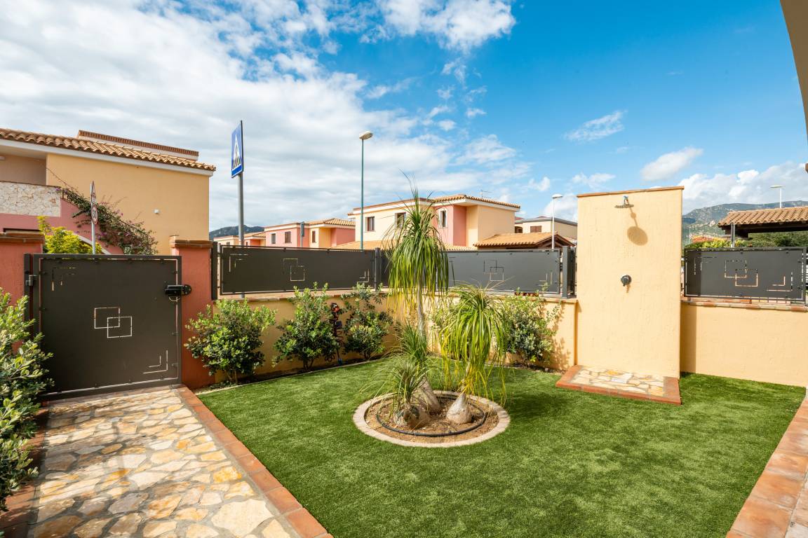 89 M² Ferienhaus ∙ 3 Schlafzimmer ∙ 6 Gäste - Villasimius