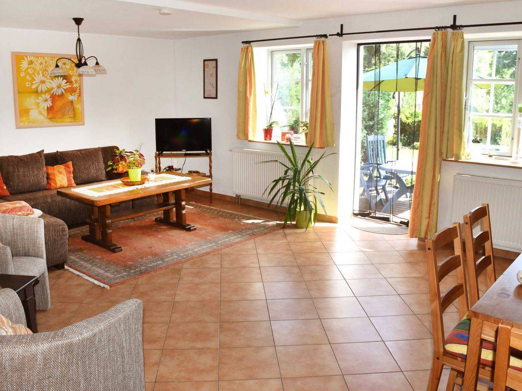 Ferienwohnung ∙ 2 Schlafzimmer ∙ 6 Gäste - Mecklenburgische Seenplatte