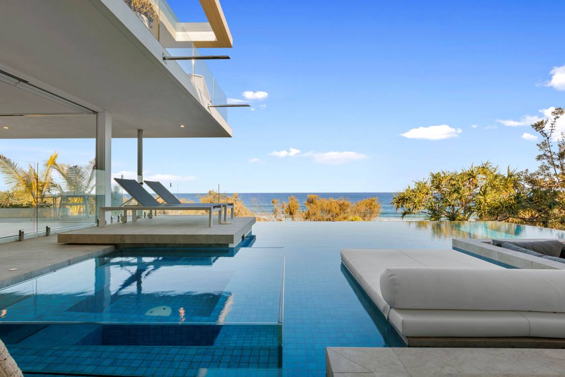 833 M² House ∙ 4 Bedrooms ∙ 8 Guests - Noosa Heads