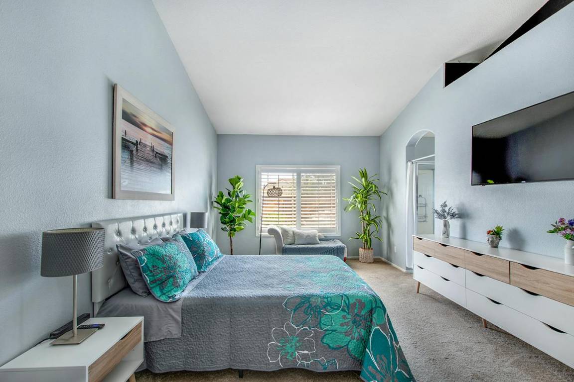 House ∙ 4 Bedrooms ∙ 12 Guests - Vista, CA