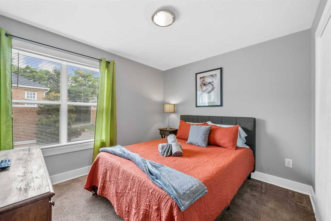79 M² Apartment ∙ 2 Bedrooms ∙ 4 Guests - Clarksville, TN