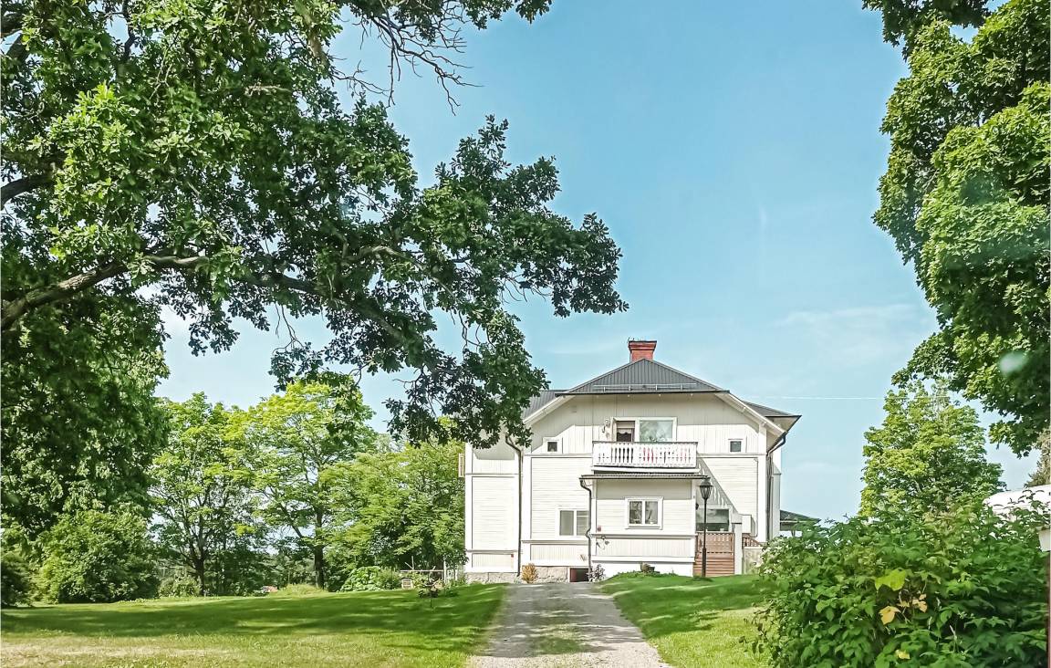 150 M² Lägenhet ∙ 3 Sovrum ∙ 6 Gäster - Hofors