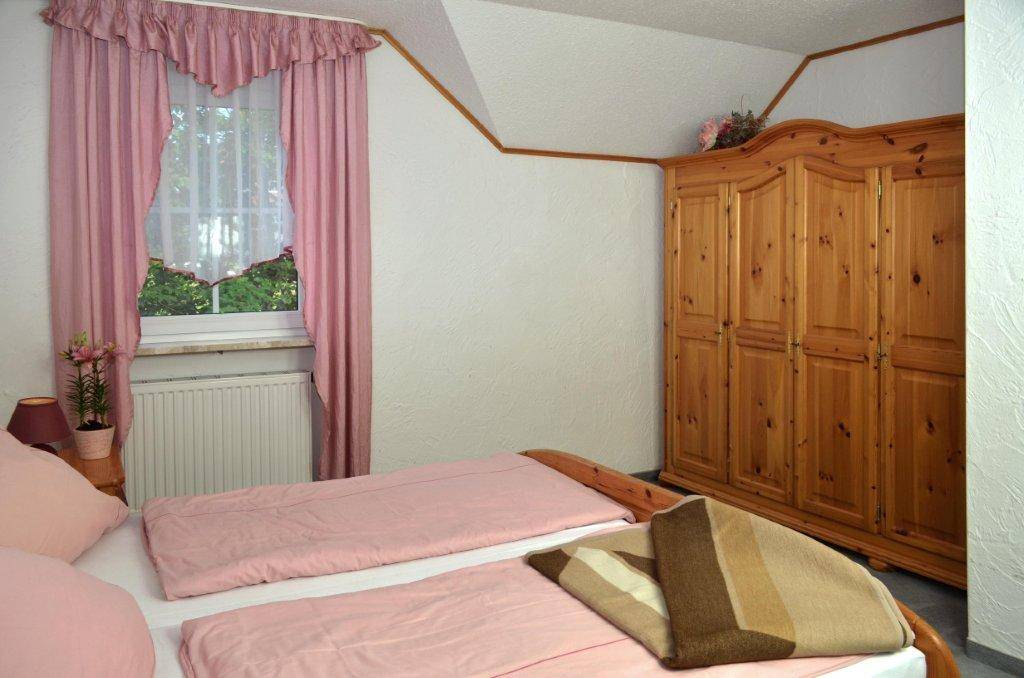 75 M² Ferienwohnung ∙ 2 Schlafzimmer ∙ 4 Gäste - Bischofsgrün