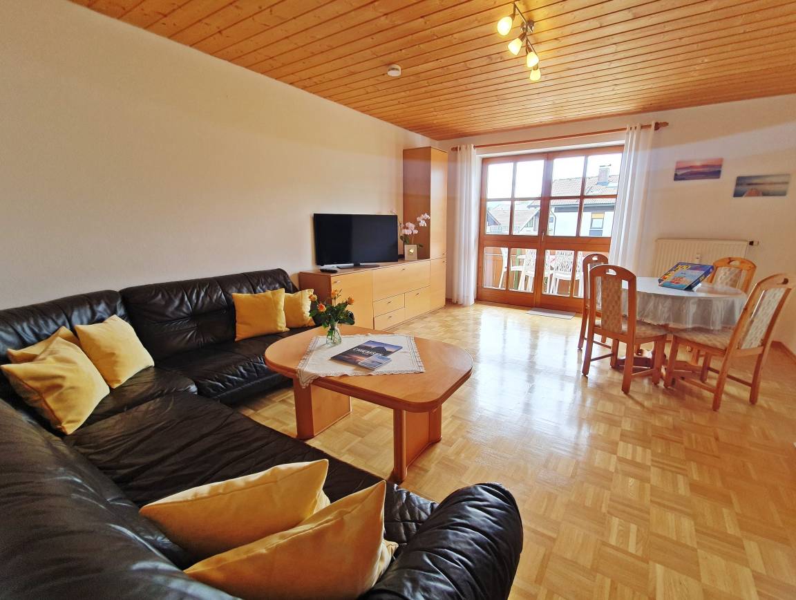 120 M² Ferienwohnung ∙ 3 Schlafzimmer ∙ 5 Gäste - Bernau am Chiemsee