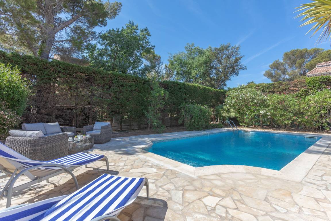200 M² Villa ∙ 4 Chambres ∙ 8 Personnes - Fréjus
