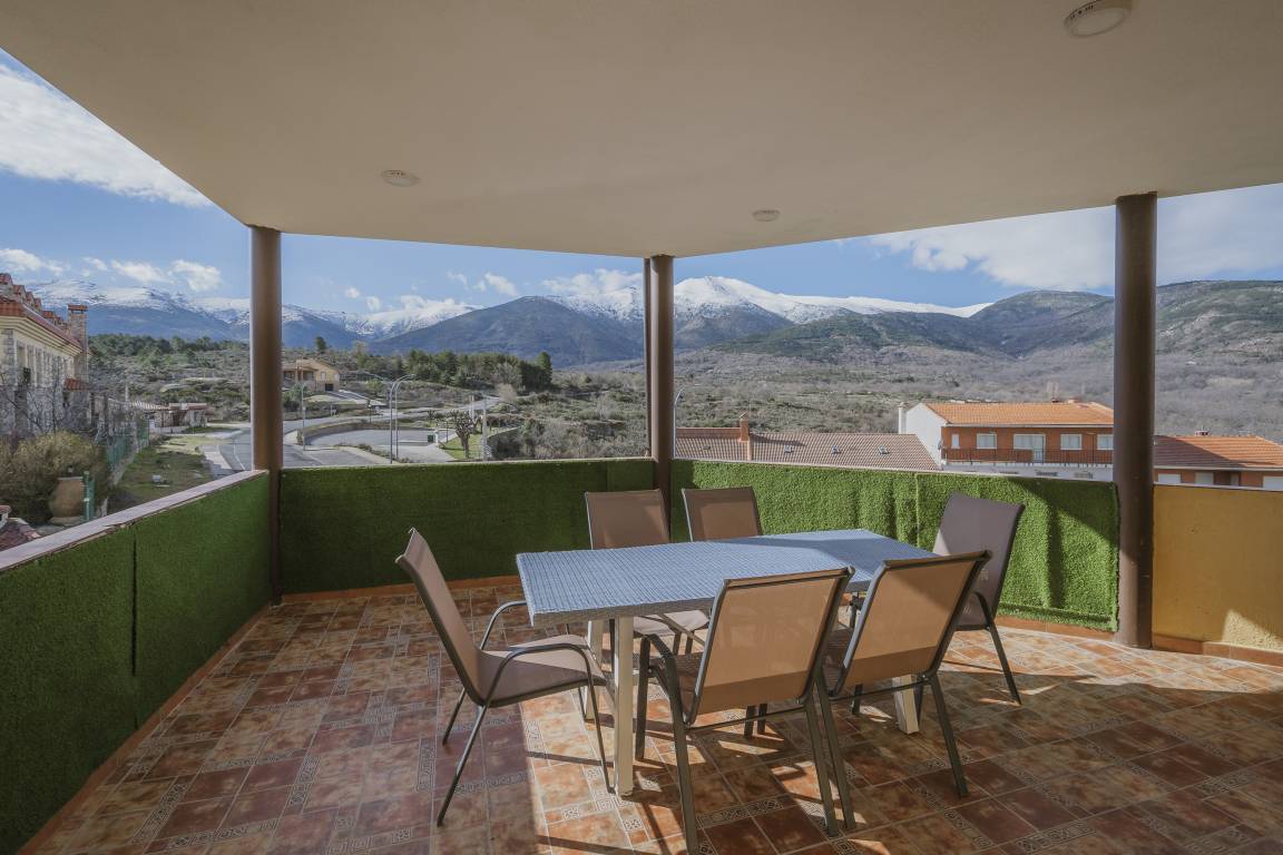 80 M² Casa ∙ 2 Habitaciones ∙ 6 Huéspedes - Navaluenga