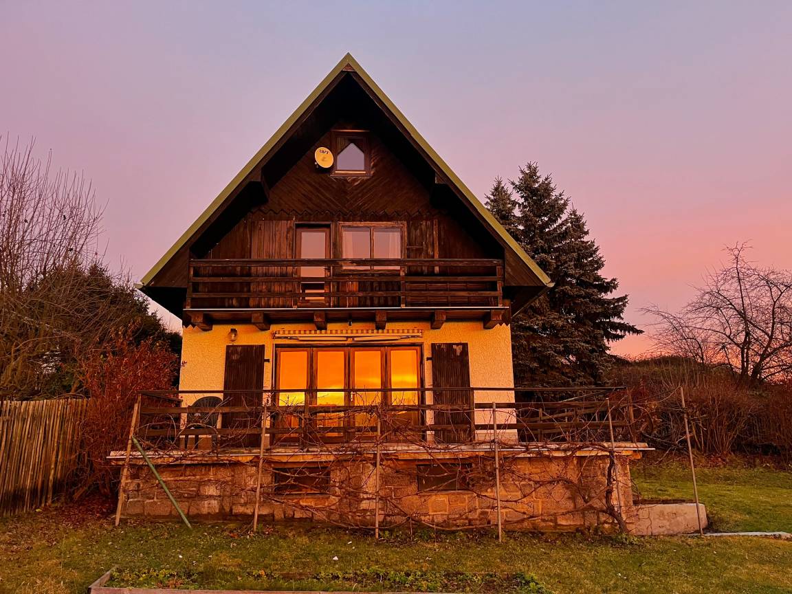 Cabin ∙ 2 Bedrooms ∙ 7 Guests - Prague