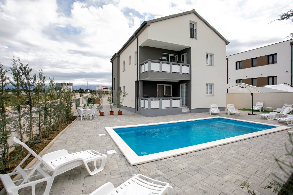 87 M² Ferienwohnung ∙ 3 Schlafzimmer ∙ 6 Gäste - Nin