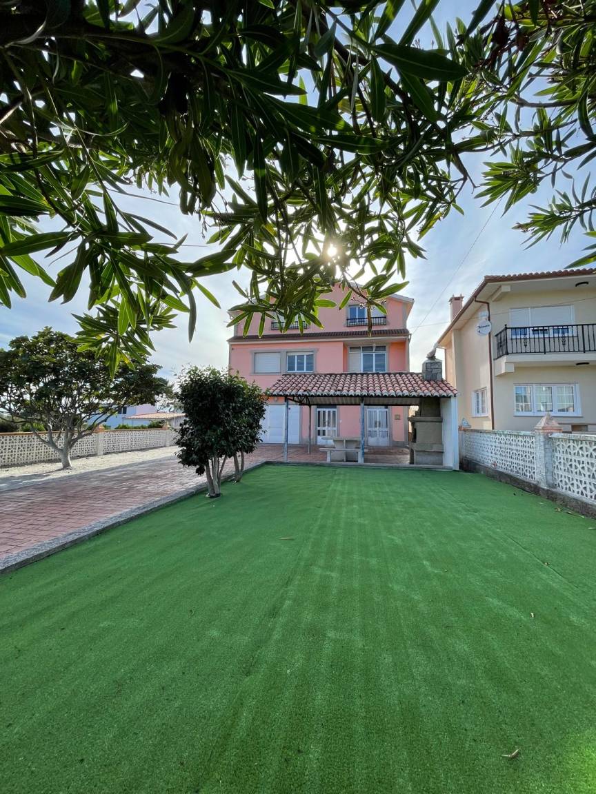 Casa ∙ 9 Habitaciones ∙ 18 Huéspedes - Carnota