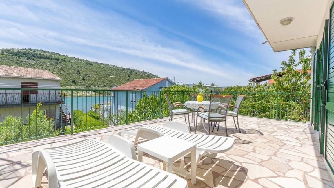 115 M² Ferienhaus ∙ 4 Schlafzimmer ∙ 8 Gäste - Primošten