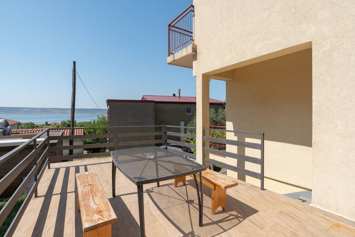 90 M² Apartment ∙ 3 Bedrooms ∙ 7 Guests - Starigrad