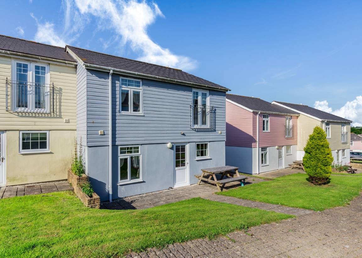 Cottage ∙ 4 Bedrooms ∙ 8 Guests - Newquay