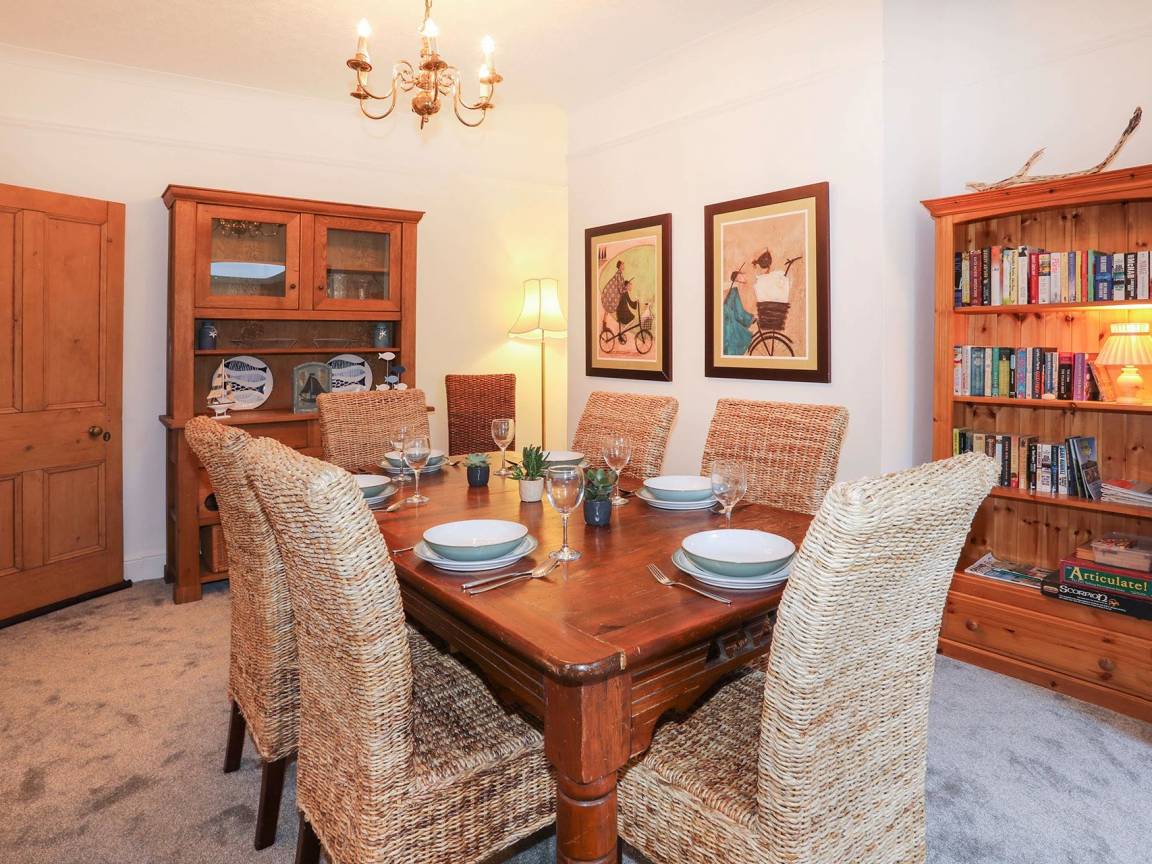 Cottage ∙ 4 Bedrooms ∙ 8 Guests - Beddgelert