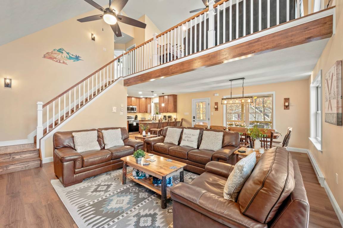 245 M² Ferienhaus ∙ 5 Schlafzimmer ∙ 14 Gäste - Albrightsville, PA