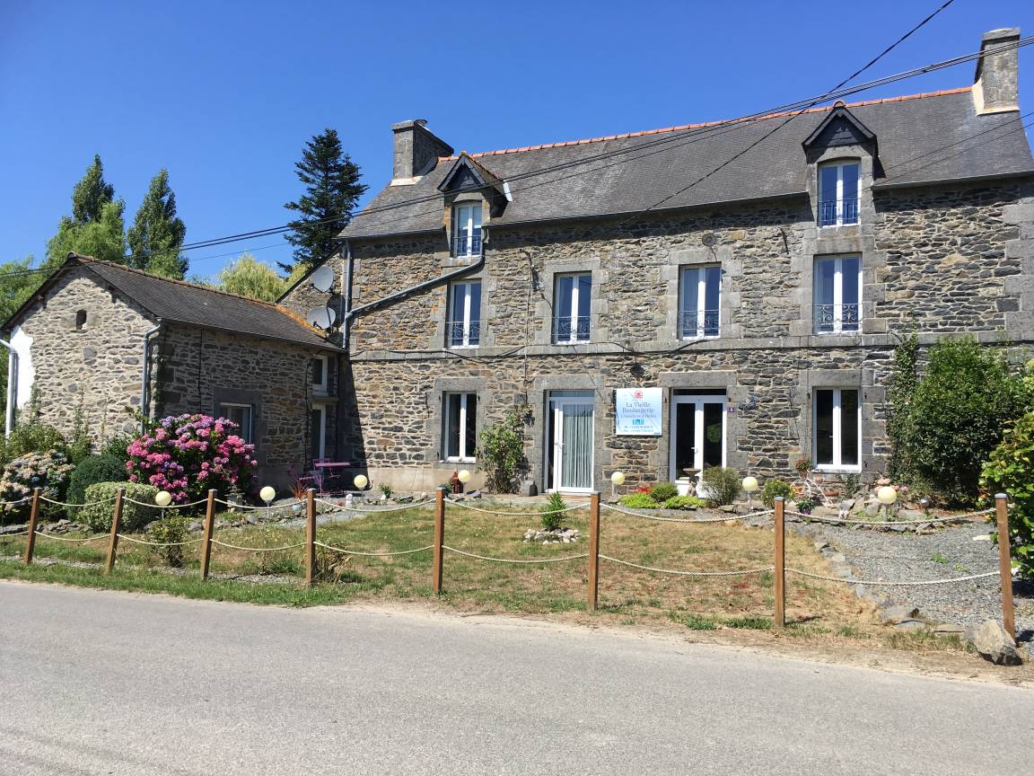 360 M² Chambre Privée ∙ 5 Chambres ∙ 3 Personnes - Merdrignac