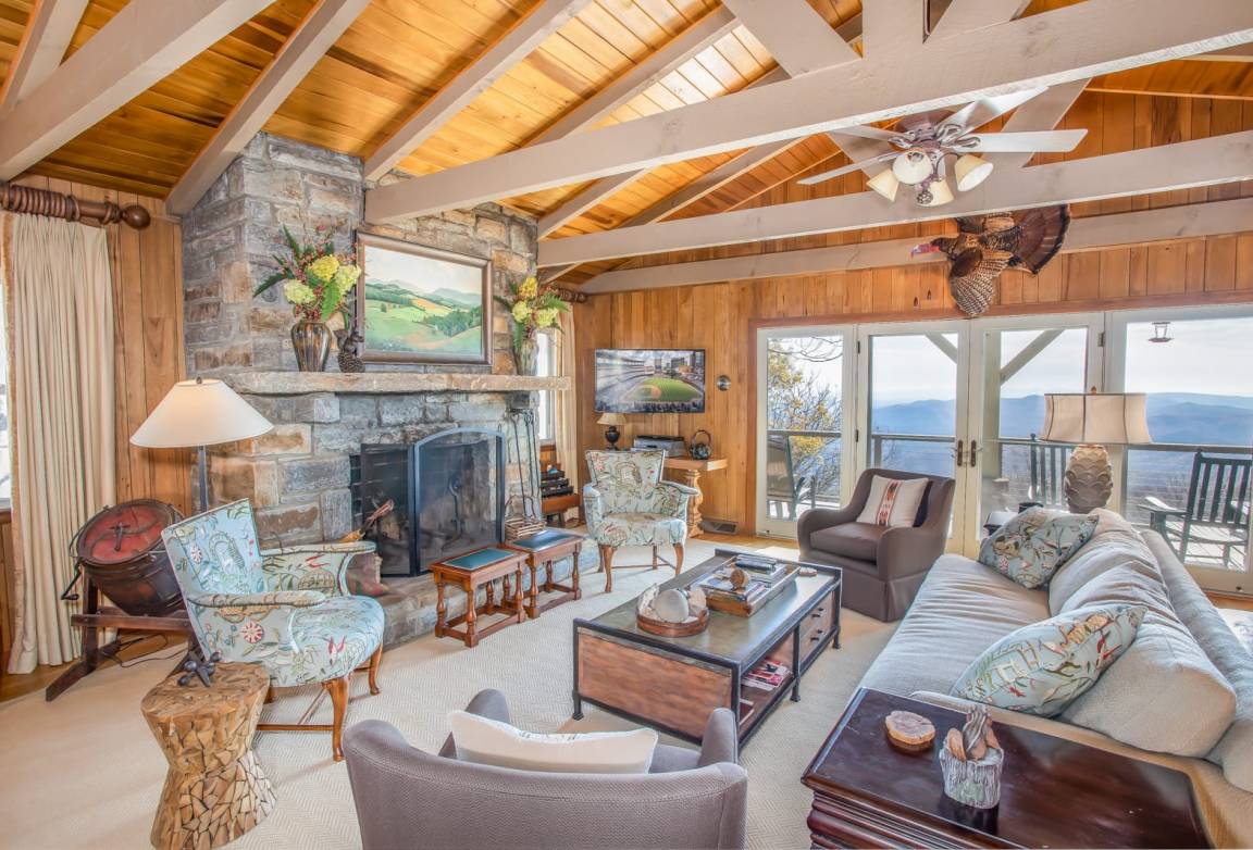 261 M² Cabin ∙ 4 Bedrooms ∙ 11 Guests - Blowing Rock, NC