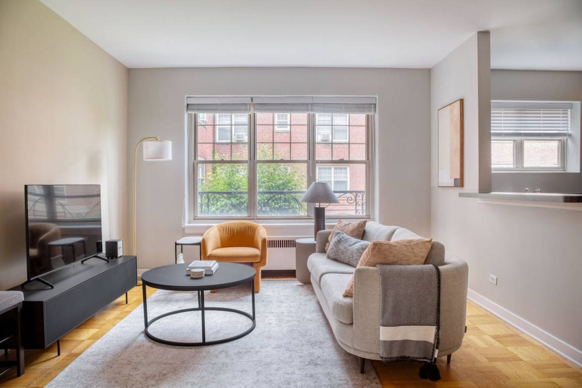 65 M² Ferienwohnung ∙ 2 Schlafzimmer ∙ 4 Gäste - Evanston, IL