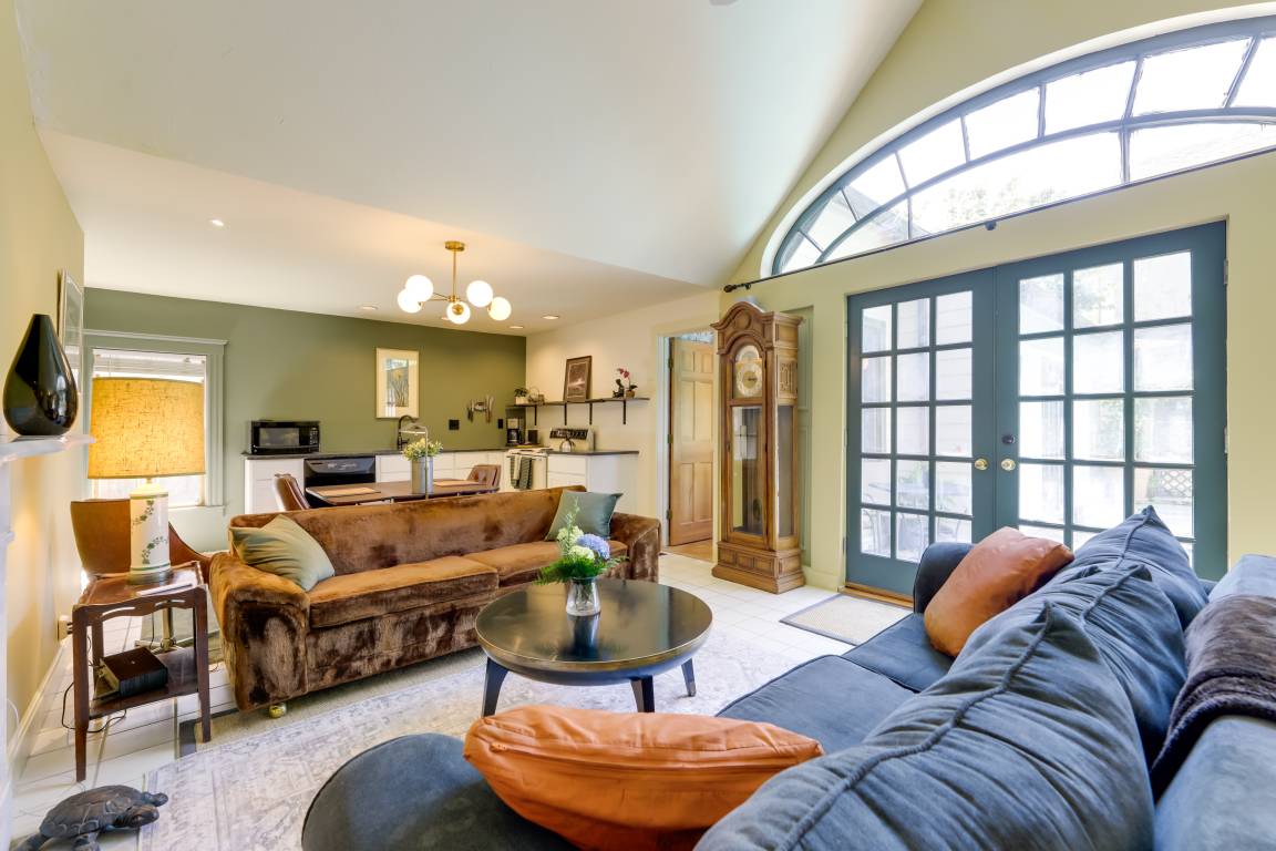 111 M² Cottage ∙ 2 Bedrooms ∙ 4 Guests - WPI, Worcester