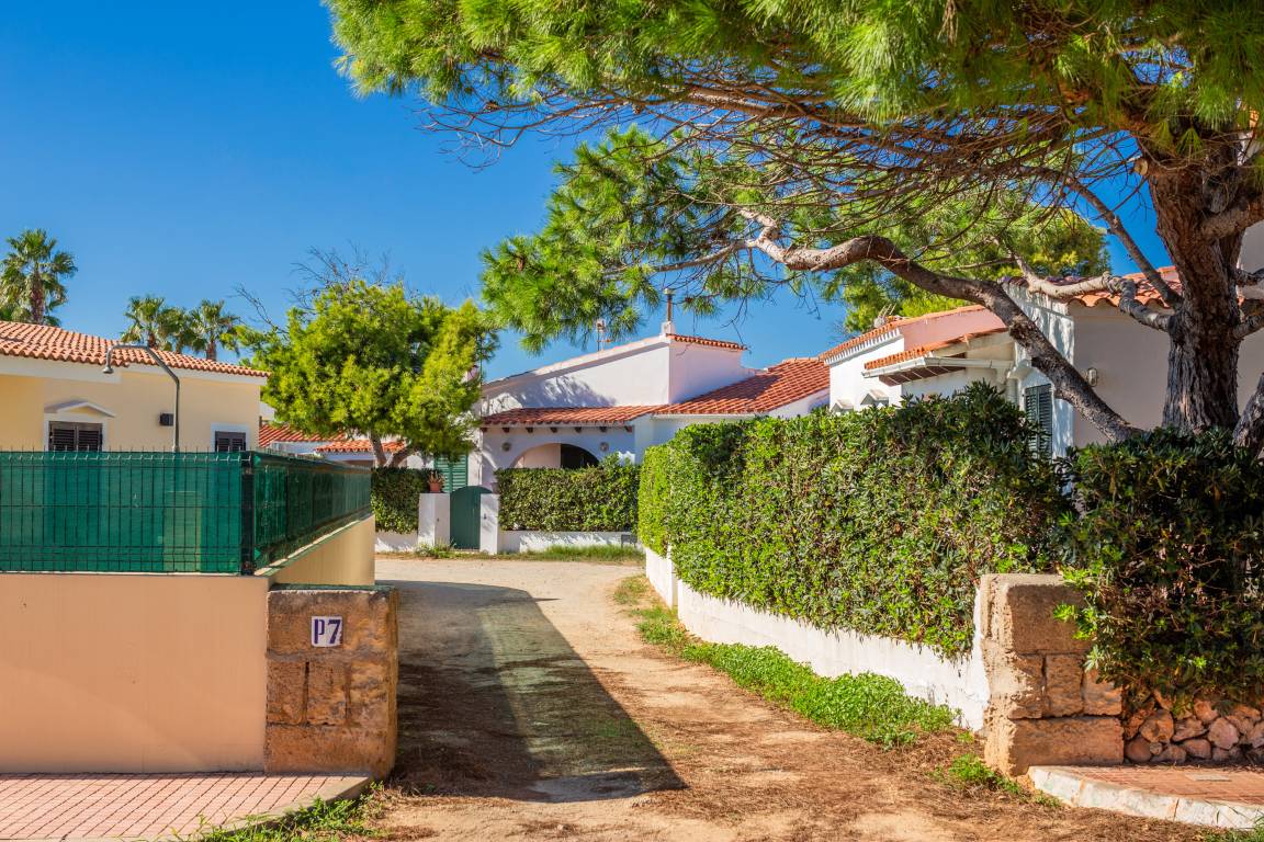 100 M² House ∙ 3 Bedrooms ∙ 4 Guests - Cala en Bosc