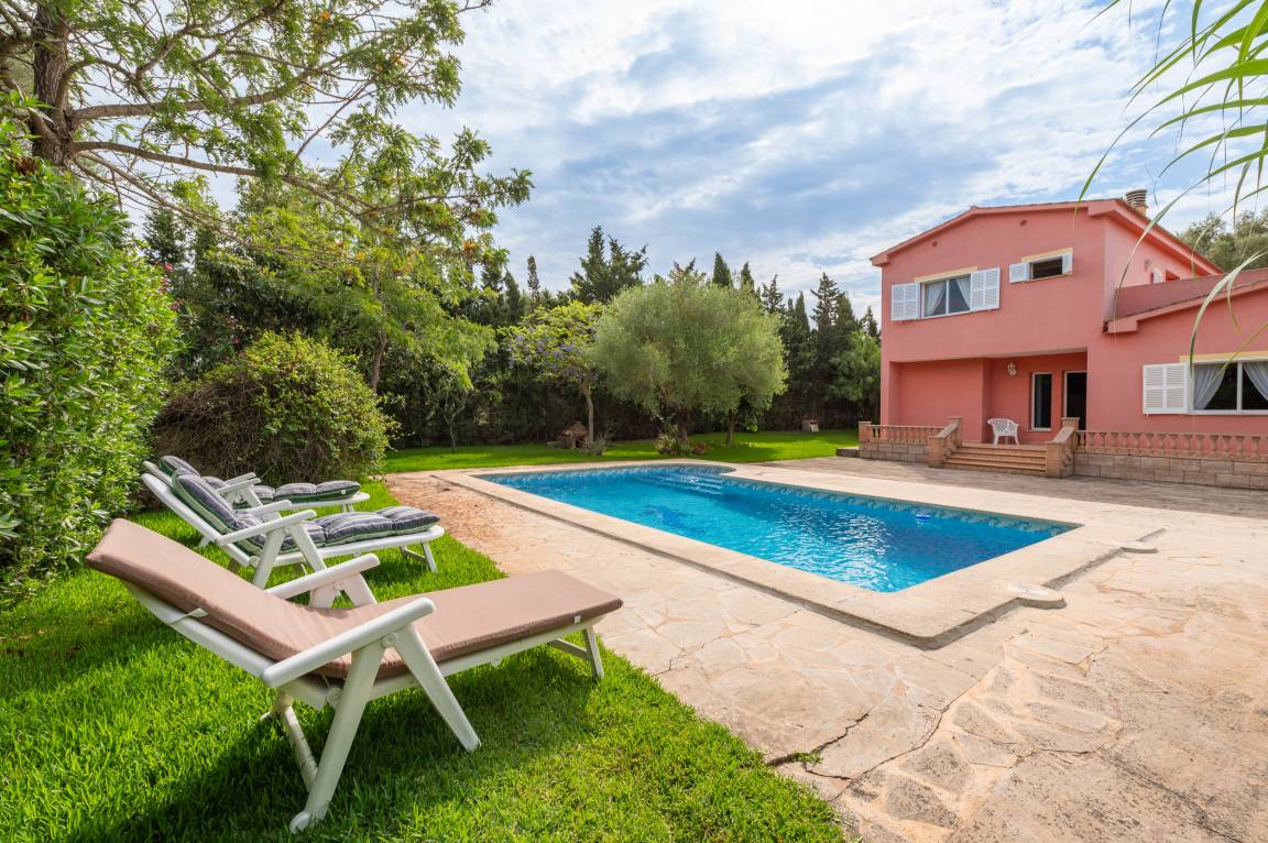 250 M² Ferienhaus ∙ 4 Schlafzimmer ∙ 7 Gäste - S’Arenal