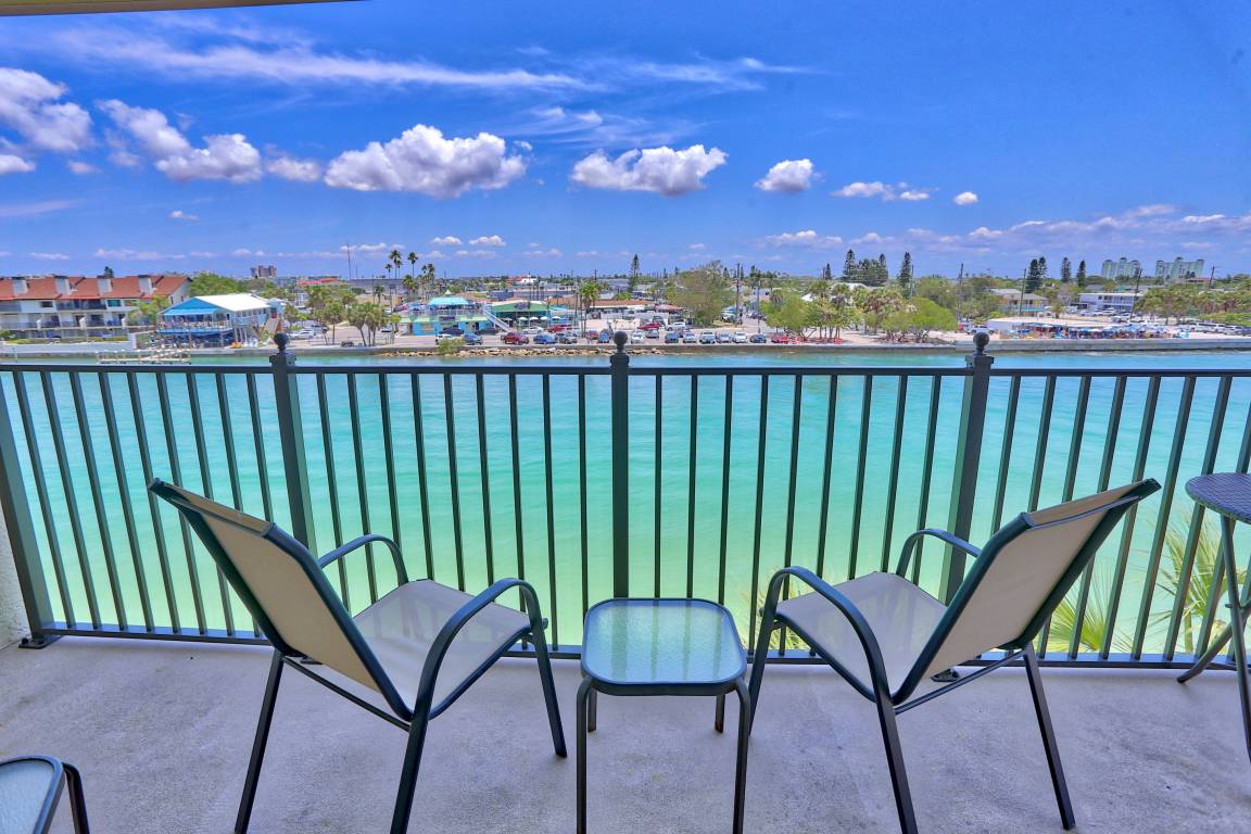 102 M² Condo ∙ 2 Bedrooms ∙ 6 Guests - Treasure Island, FL