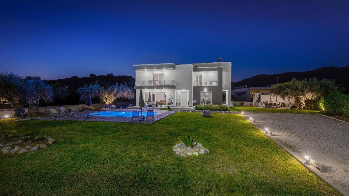 230 M² Dom ∙ 4 Sypialnie ∙ 8 Gości - Faliraki