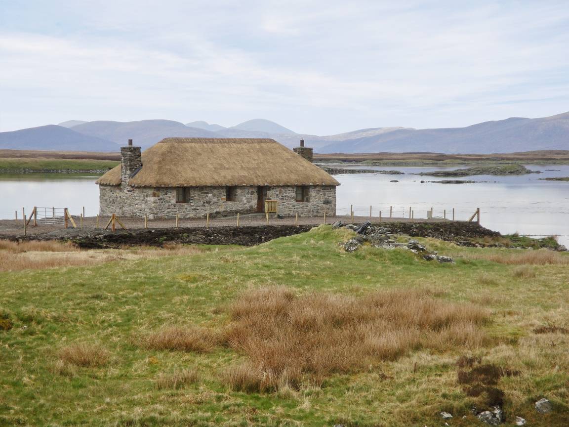 Cottage ∙ 2 Bedrooms ∙ 4 Guests - North Uist