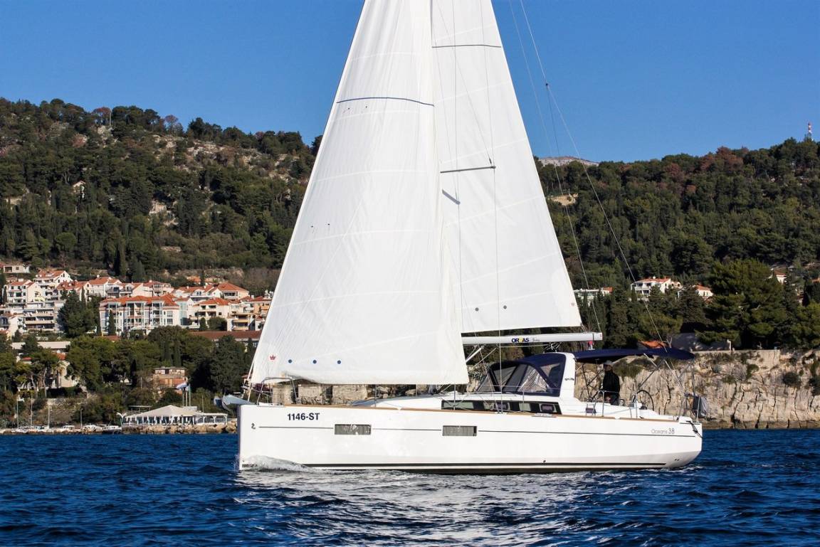 Hausboot ∙ 2 Schlafzimmer ∙ 4 Gäste - Split