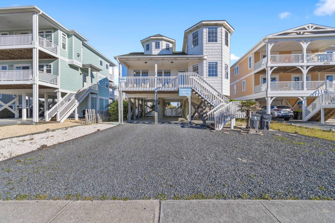 House ∙ 4 Bedrooms ∙ 11 Guests - Holden Beach, NC