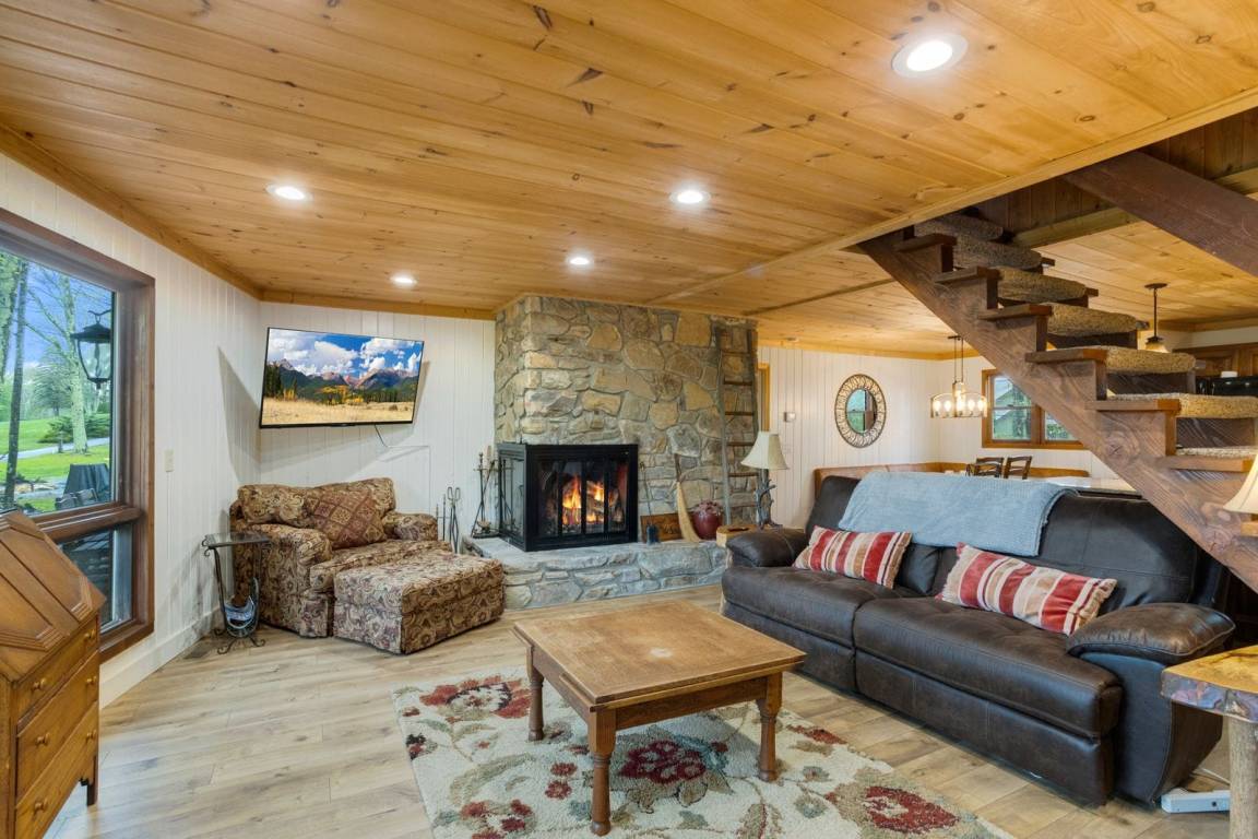 211 M² Cabin ∙ 2 Bedrooms ∙ 10 Guests - Beech Mountain, NC