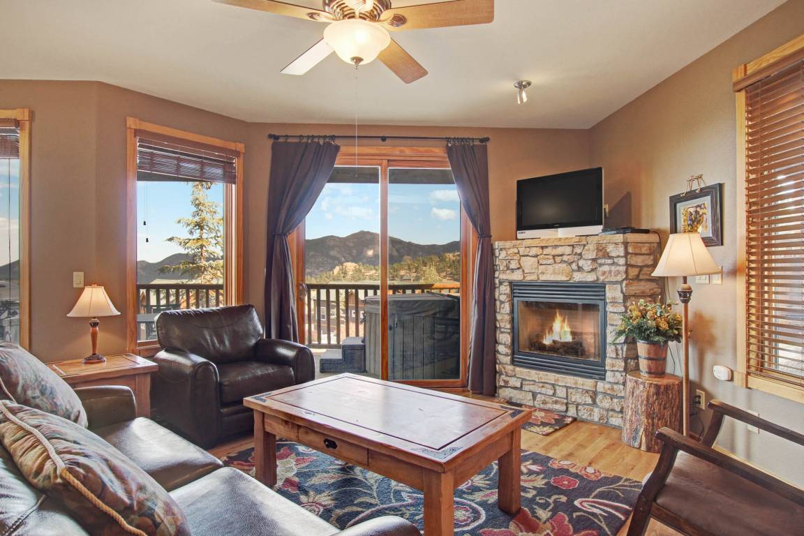 91 M² Condo ∙ 2 Bedrooms ∙ 4 Guests - Estes Park, CO