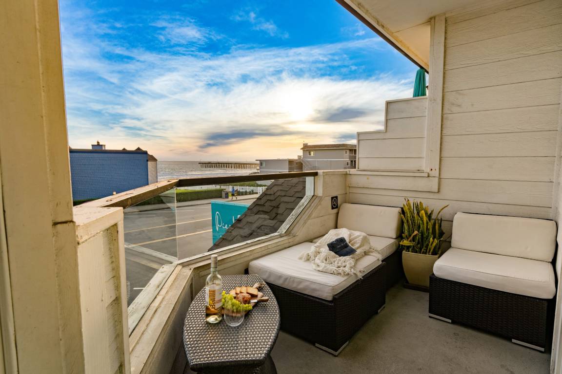 House ∙ 4 Bedrooms ∙ 12 Guests - Cayucos, CA